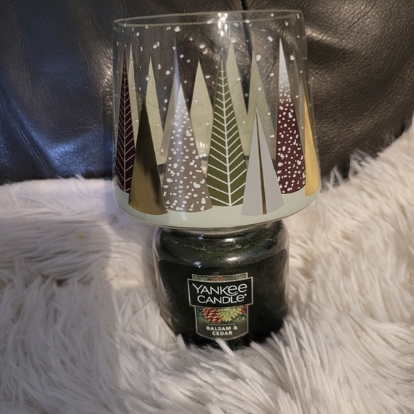 Yankee Candle | Holiday | Yankee Candle Christmas Candle With Shade ...
